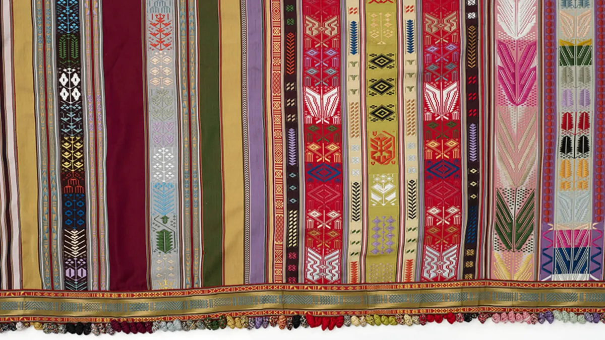 Lamba Marevaka: Cloth of Dazzling Colour | Royal Ontario Museum